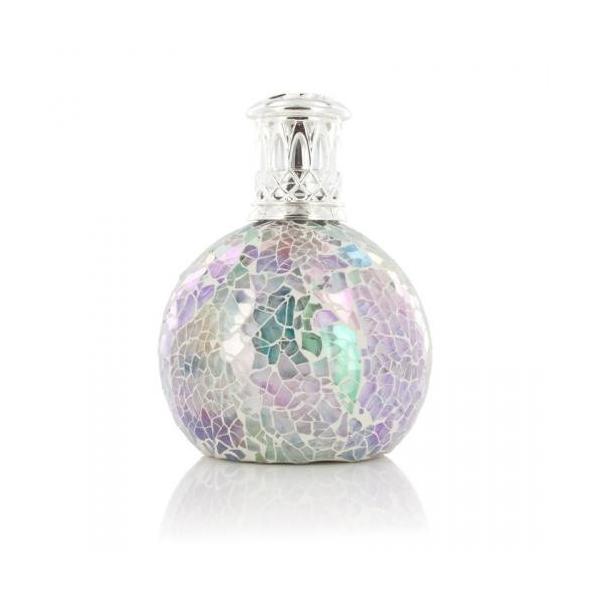 フェアリーボール＝妖精の玉オーロラのようにきらめき、魔法のように色の見え方が変化するデザイン。妖精のような、やわらかく、はかなげな印象も【フェアリーマジック、フェアリーダスト】と親子フレグランスランプはただ芳香を楽しむだけでなく、空気中の有...