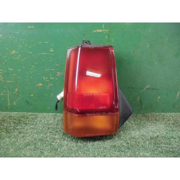 **** 商品説明を必ずご確認ください ****部品管理番号：000024327515600部品メーカー：トーカイデンソーメーカー純正品番：35670-70B00部品名：左テールランプ部品メーカー品番：RR025 / 35701-70B0 ...