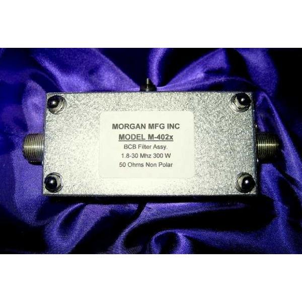 M-402XはアメリカMorgan(モルガンシステム）社製、ICE社の流れを継ぐ中波（1.7MHｚ以下）帯のハイパスフィルターです。中波ラジオ帯波のハイパスフィルター機能で1.8MHz帯から上側へ近接の中波ラジオ波からの影響を低減、減衰する...