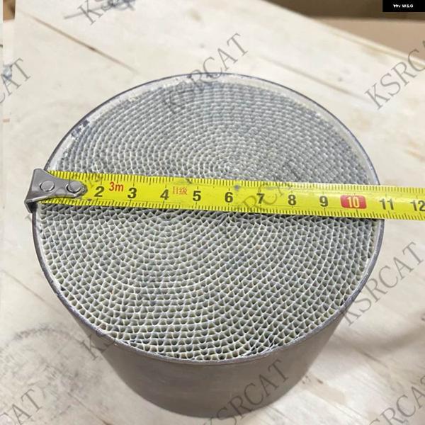 大量 110X85MM EURO5 300CPSI 汎用 高フロー 金属 触媒コンバーター ハニカム触媒コンバーター カスタム パーツ アクセサリーHign-concerned Chemical:NoneMaterial:metalMode...