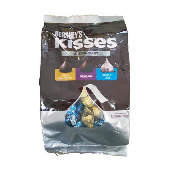 キスチョコレートです。■名称:チョコレート■内容量:900g■原材料名:【クリーミーミルクチョコレート】砂糖、脱脂粉乳、カカオマス、ココアバター、乳脂肪、乳糖、植物油、ココアパウダー／乳化剤、香料、（一部に乳成分・大豆を含む）【スペシャルダ...