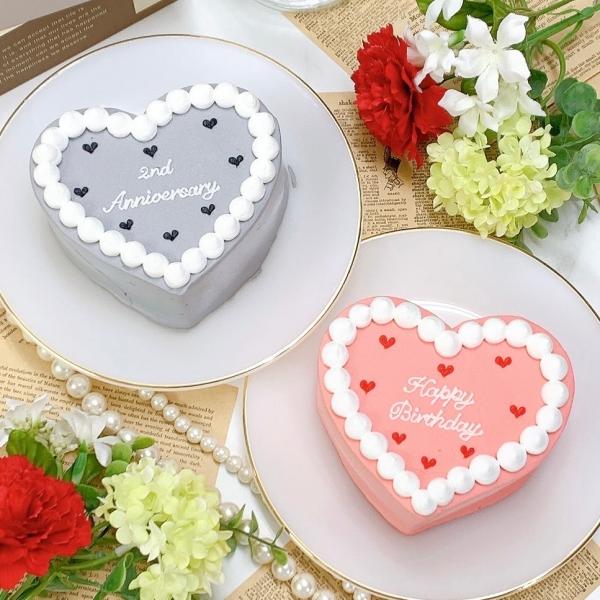 ■ハート型プチハートドットセンイルケーキ　4号お好きな色とメッセージでお作りします♪誕生日や記念日などのお祝いにおすすめのかわいいケーキです♪ご希望のメッセージを20文字以内（漢字不可）でお入れできます。※ケーキの中には、甘酸っぱいいちごジ...