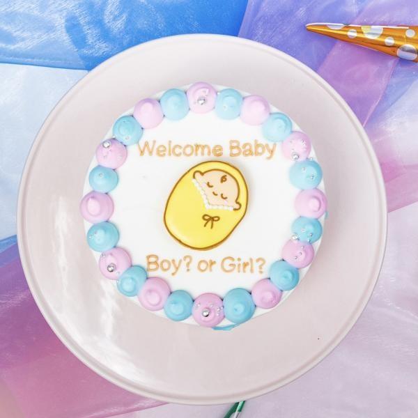 ■ジェンダーリビールケーキ　5号赤ちゃんの性別を発表するサプライズケーキです♪ブルーとピンクのクリームには、オレオが混ざっています♪かわいい赤ちゃんのアイシングクッキーとともにお楽しみください！※商品写真はできる限り実物の色に近づけるよう徹...