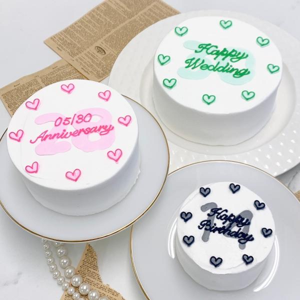 ■ナンバーベースのデザインセンイルケーキ　5号お好きな色と数字とメッセージでお作りします♪誕生日や記念日などのお祝いにおすすめのかわいいケーキです♪お好きなメッセージを20文字以内（漢字不可）でお入れいたします。中には甘酸っぱいいちごジャム...