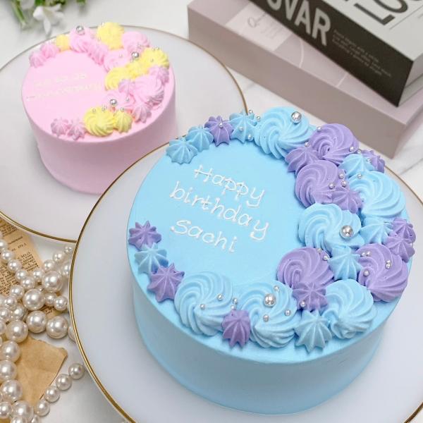 ■フラワームーンケーキ 3号クリームで月の形をデザインした当店人気の商品となっております。10色の中からお好きな2色の組み合わせでお作りいたします。是非、自分だけのオリジナルの組み合わせを見つけてください...♪お好きなメッセージを15文字...