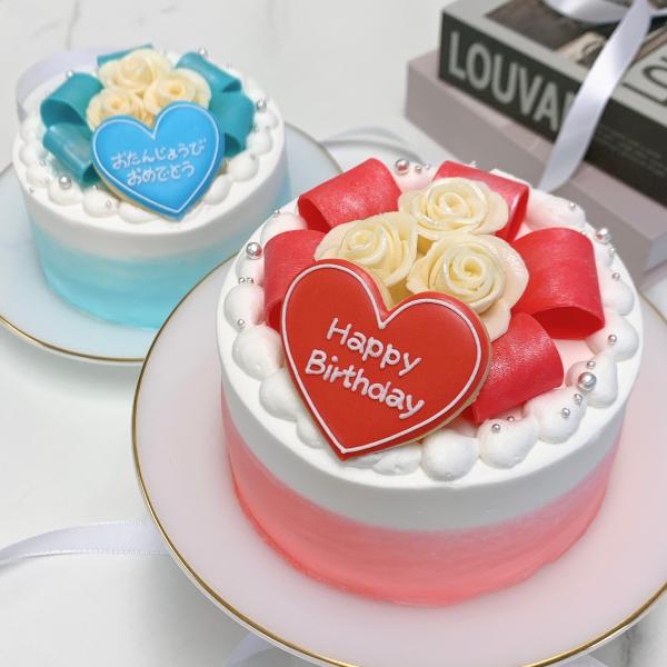 ■キラキラリボンと白薔薇センイルケーキ　4号お好きな色とメッセージでお作りします♪誕生日や記念日などのお祝いにおすすめのかわいいケーキです♪お好きなメッセージを20文字以内（漢字不可）でお入れいたします。中には甘酸っぱいいちごジャムがサンド...