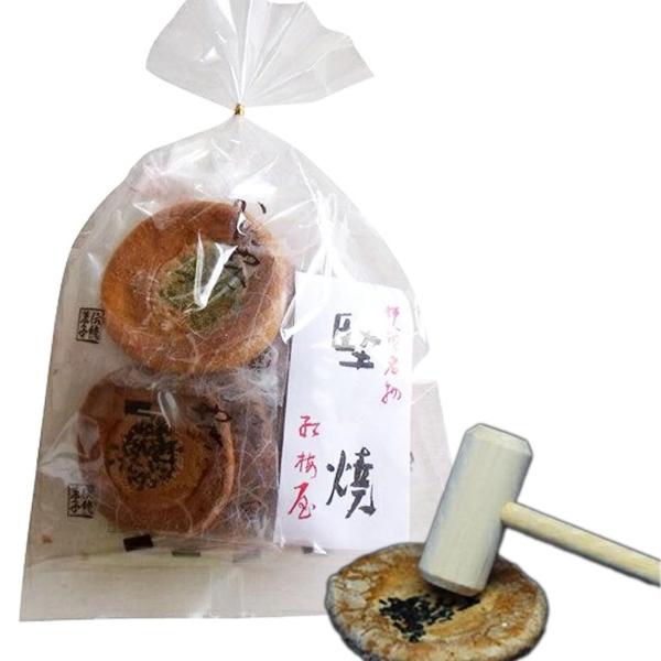 商品名 かたやき 煎餅木槌入袋内容7枚木槌入ｘ1その昔、忍者が非常食として携帯したと伝えられている、日本一固いおせんべい　かたやき口の中でとろけだした甘味は昔ながらの味わいで、郷愁をさそる逸品です。