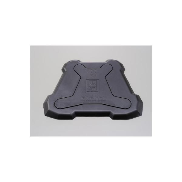 メーカー名：デイトナメーカー品番：92935カラー 　ブラックサイズ 　縦約235mm×幅310mm×厚み13mmタイプ 　プロテクター単体説明チェストプロテクターの欧州規格prEN1621-3レベル2クリア！JMCAが推奨する胸部プロテク...