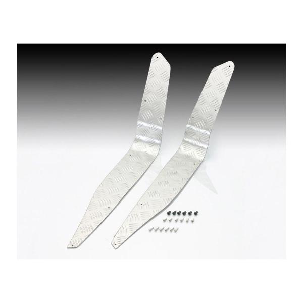 メーカー名：キタコメーカー品番：538-1822000適合情報：ホンダ[HONDA] FORZA Si [フォルツァ] MF12　全車種カラー：シルバー材質：アルミ縞板アルマイト仕上げ内容量：左右1SET付属品：取付ボルト・タッピングビス付属