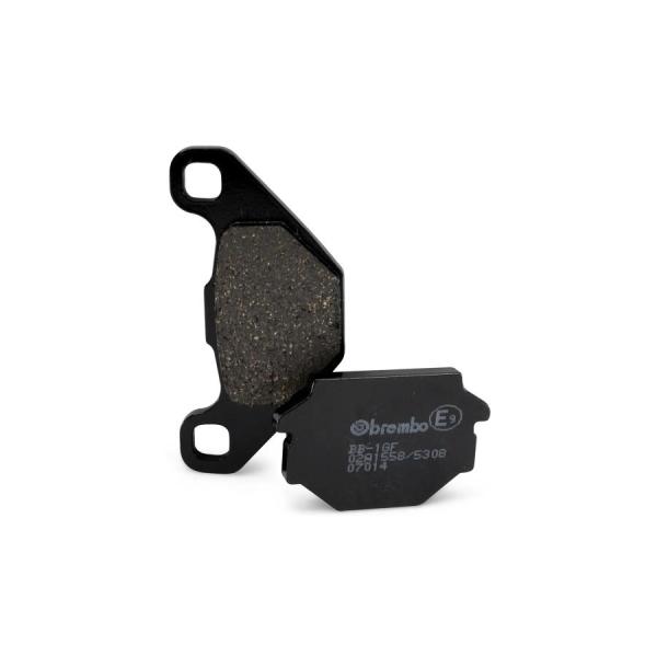 メーカー名：ブレンボ セリエオロメーカー品番：07014CCスクーター用のオーガニックコンパウンドのブレーキパッド「CC（カーボンセラミック）」。品質、価格に優れたモデルです。ストリートでMT車よりブレーキパッドを多用するスクーターにより最...