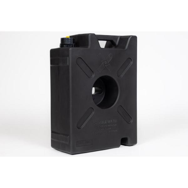 メーカー名：ロトパックスメーカー品番：RX-5BRotopaxのブラックコンテナ5ガロン(キャンプジャグ)は、特許取得済みの回転成形で製造されており、水を保管・携行することができます。サイズは、336.55×457.20×165.1mm。容...