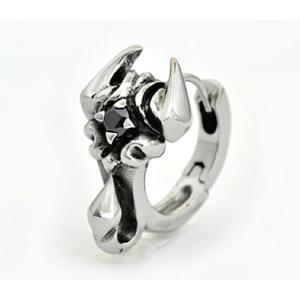 サージカルステンレスとは、金属アレルギーに強く医療用にも使用される体に優しい新素材ステンレス・スティールです。とても美しい光沢を持つ事からステンレス・スチールはアクセサリー素材として大変優れています。金属アレルギーに強い！医療用ステンレス製...