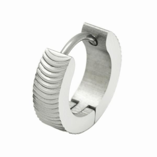 サージカルステンレスとは、金属アレルギーに強く医療用にも使用される体に優しい新素材ステンレス・スティールです。とても美しい光沢を持つ事からステンレス・スチールはアクセサリー素材として大変優れています。金属アレルギーに強い！医療用ステンレス製...