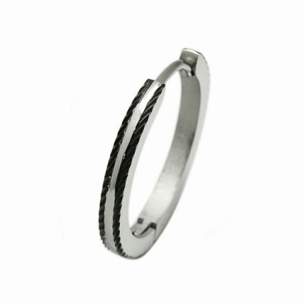 サージカルステンレスとは、金属アレルギーに強く医療用にも使用される体に優しい新素材ステンレス・スティールです。とても美しい光沢を持つ事からステンレス・スチールはアクセサリー素材として大変優れています。金属アレルギーに強い！医療用ステンレス製...