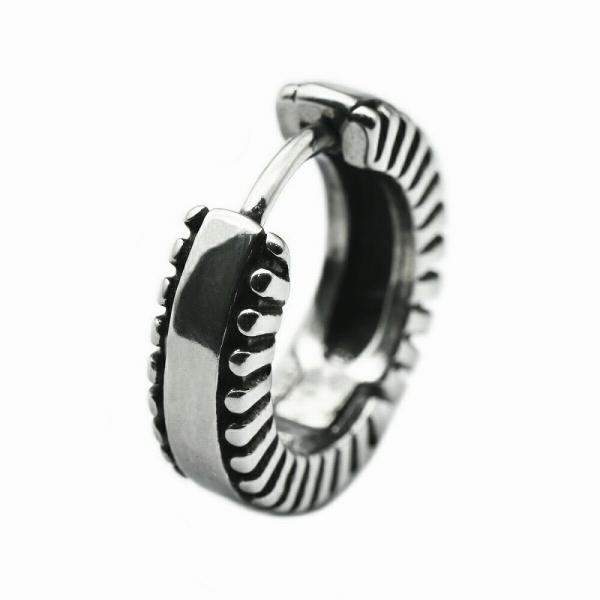 サージカルステンレスとは、金属アレルギーに強く医療用にも使用される体に優しい新素材ステンレス・スティールです。とても美しい光沢を持つ事からステンレス・スチールはアクセサリー素材として大変優れています。金属アレルギーに強い！医療用ステンレス製...