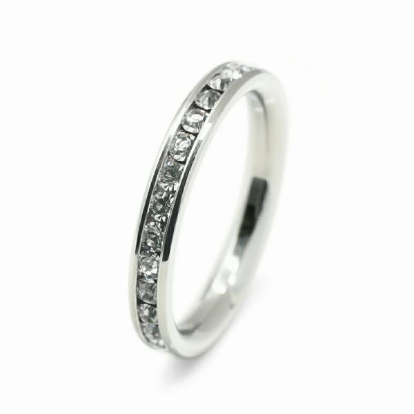 サージカルステンレスとは、金属アレルギーに強く医療用にも使用される体に優しい新素材ステンレス・スティールです。とても美しい光沢を持つ事からステンレス・スチールはアクセサリー素材として大変優れています。金属アレルギーに強い！医療用ステンレス製...