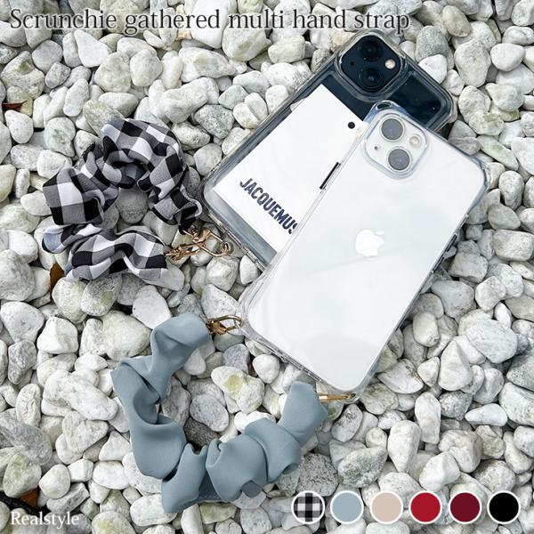 シュシュ風のデザインが可愛いハンドストラップ持つだけでコーディネートのアクセントになり、おしゃれ見え抜群！スマートフォンのサイズ問わずに使用可能ですスマホ以外にもカードケースや小銭入れ、お家の鍵に付けてもダブルカラビナでマルチに使えますサイ...