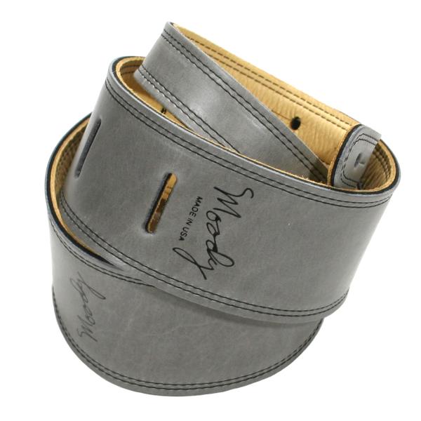 Moody Leather Straps - 最高級本革ギター・ストラップ高級革製品のデザイナーとして長年活躍しているAllison Suterが、皮革製品の歴史が長いヨーロッパの厳選された最高級の本革を使用して、一つ一つ丁寧に製作している...