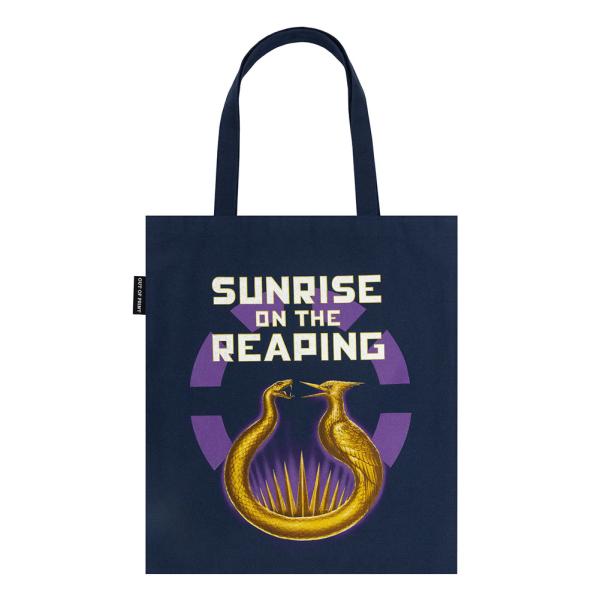 アウト・オブ・プリントスーザン・コリンズ / ハンガー・ゲーム:サンライズ・オン・ザ・リーピング (2025)初版デザインフロントにサンライズ・オン・ザ・リーピングの表紙デザイン、バックに“THEY WILL NOT USE MY TEAR...