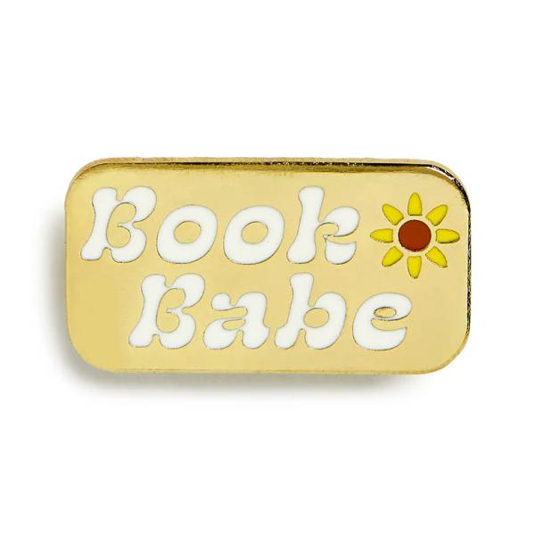 アウト・オブ・プリントBOOK BABE ENAMEL PINThis high-quality brass pin is perfect for adorning your jacket, backpack, or tote bag.・B...
