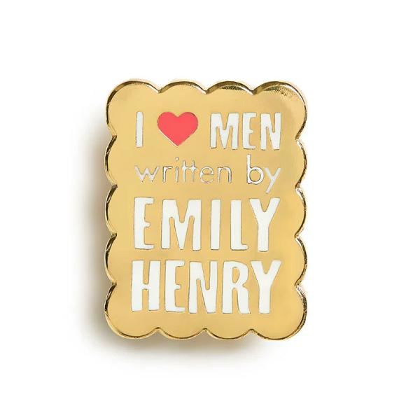 アウト・オブ・プリントI LOVE MEN WRITTEN BY EMILY HENRY ENAMEL PIN「Emily Henryが描く男性キャラクター、好きにならずにいられますか？」『Beach Read』のガスや『People We...