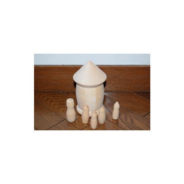 ＜素材＞　菩提樹＜サイズ＞　 おうち：12cm　　 小人：4cm〜5cm made in Russia中に小さな小人が5人入ってます。
