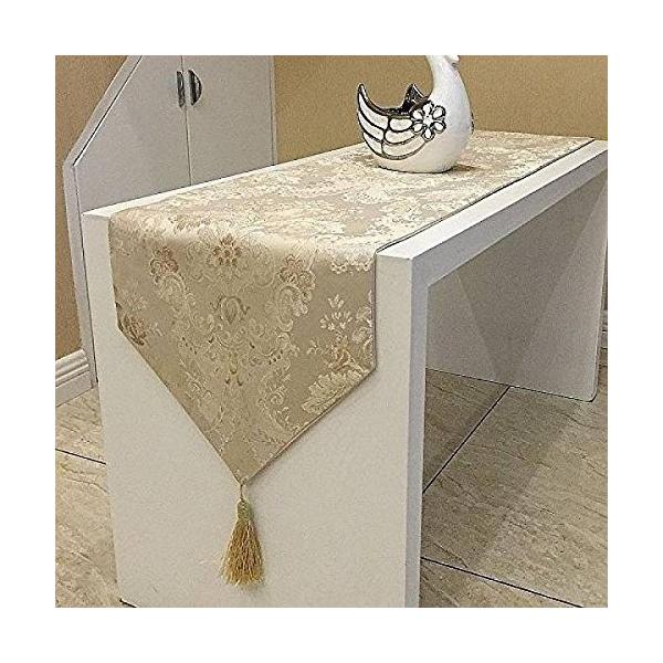 テーブルの上に敷くだけで お洒落な雰囲気になる刺繍入りのランナーですお部屋の空間を豪華に演出します！サイズ：210ｃｍ×33ｃｍ材質：ポリエステル.　ポリプロピレン　中国製