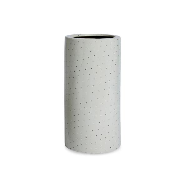 OYOY Living Designは、デンマークのデザイナーLotte Fynboeによって2012年に設立されました。子供、大人、そして彼らが住む家のためのホームアクセサリーを提供するデンマークで最も優れたブランドになることをポリシーと...