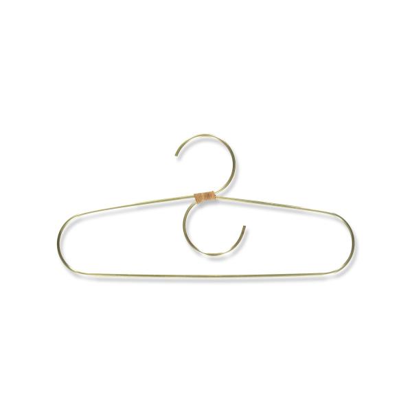 OYOY Living Designは、デンマークのデザイナーLotte Fynboeによって2012年に設立されました。子供、大人、そして彼らが住む家のためのホームアクセサリーを提供するデンマークで最も優れたブランドになることをポリシーと...