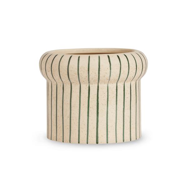 OYOY Living Designは、デンマークのデザイナーLotte Fynboeによって2012年に設立されました。子供、大人、そして彼らが住む家のためのホームアクセサリーを提供するデンマークで最も優れたブランドになることをポリシーと...