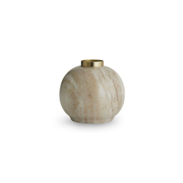 Nordalは、デンマークで1991年に設立されたファミリー経営のインテリアブランドで、北欧の機能美と東洋のスピリチュアルな美意識を融合させたユニークなスタイルで知られています。伝統的な北欧デザインのシンプルさをベースに、インドをはじめとす...