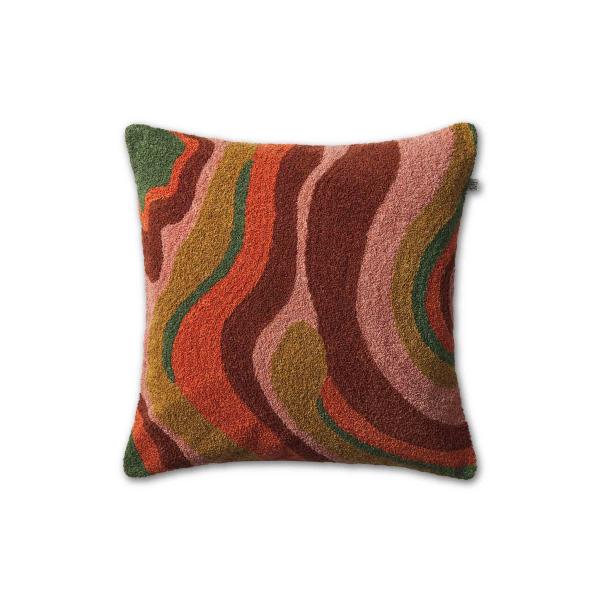 Chhatwal &amp; Jonssonは、Stig JonssonとGeetali Chhatwal Jonssonによって創設されたスウェーデンのブランドです。主にクッションやラグなどのテキスタイル商品を製造しています。スカンジナビ...