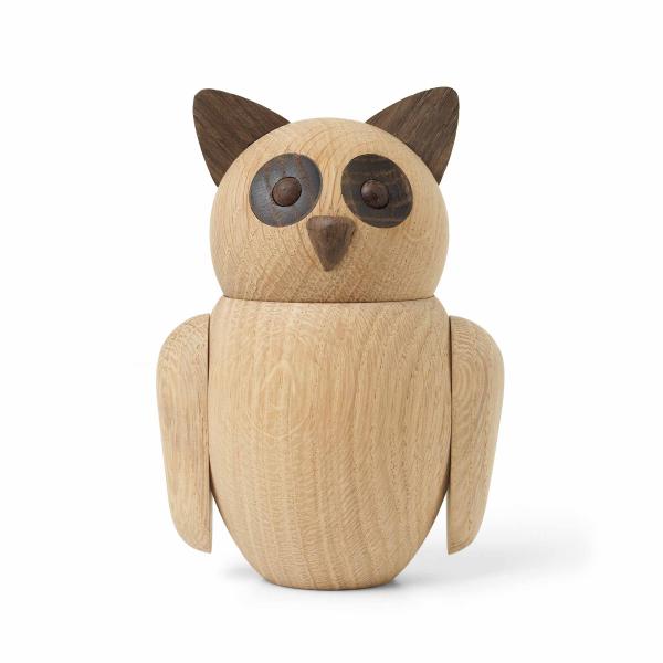 2013年、Nikolaj Klitgaardは祖父のワークショップで最初のBuboを手作りしました。木工に対する情熱と細部を見る目を持ち続けながら技術を磨き、今回、大小2種のサイズのファミリーを生み出しました。ヘッドパーツは自由に動かすこ...