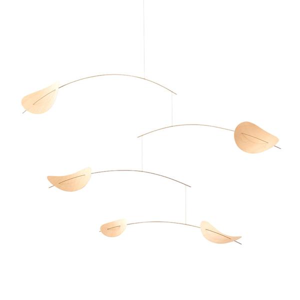 Flensted Mobiles（フレンステッド・モビール）は、1953年創業のデンマーク発・モビール専門ブランド。北欧デザインの文脈に立脚し、造形・質量配分・回転慣性を最適化して、わずかな気流でも自律的に表情を変える構成美を追求します。各...