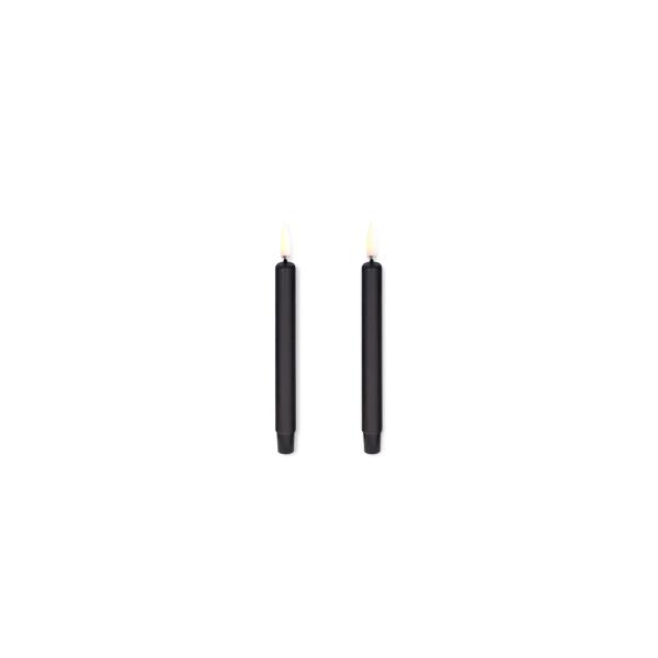 UYUNI Lighting（ウユニ・ライティング）は、デンマークのLEDで本物のキャンドル体験を再現するライティングブランドです。最大の魅力は、特許取得のユニークな「3Dフレーム（炎）」と、目で追ってしまうほど自然なフリッカー表現。灯りの...
