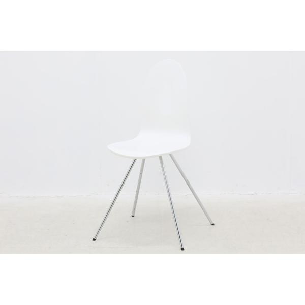 北欧より買い付けました。Arne Jacobsenデザインの「タンチェア」です。モスキートチェアと同じくデンマークのムンケゴー小学校のためにデザインした物です。2013年に復刻されましたが、こちらは古いモデルです。関連キーワード：【アンティ...