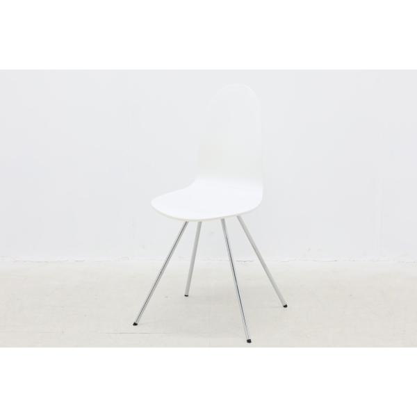 北欧より買い付けました。Arne Jacobsenデザインの「タンチェア」です。モスキートチェアと同じくデンマークのムンケゴー小学校のためにデザインした物です。2013年に復刻されましたが、こちらは古いモデルです。関連キーワード：【アンティ...