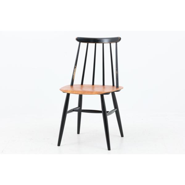 北欧より買い付けたイルマリ タピオヴァーラデザイン「Fannetチェア」です。 美しい曲線とシンプルながらも考え込まれたデザインチェアです。 背面のスポークの数が6本の一番人気のタイプです。関連キーワード：【アンティーク デスクチェア ダイ...