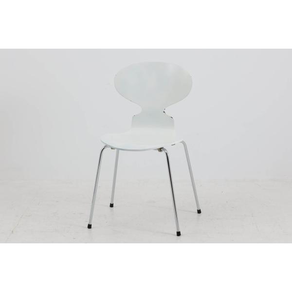 北欧より買い付けました。Arne Jacobsenデザインのアントチェアです。関連キーワード：【アンティーク デザイナー家具 本物 希少 おしゃれ】