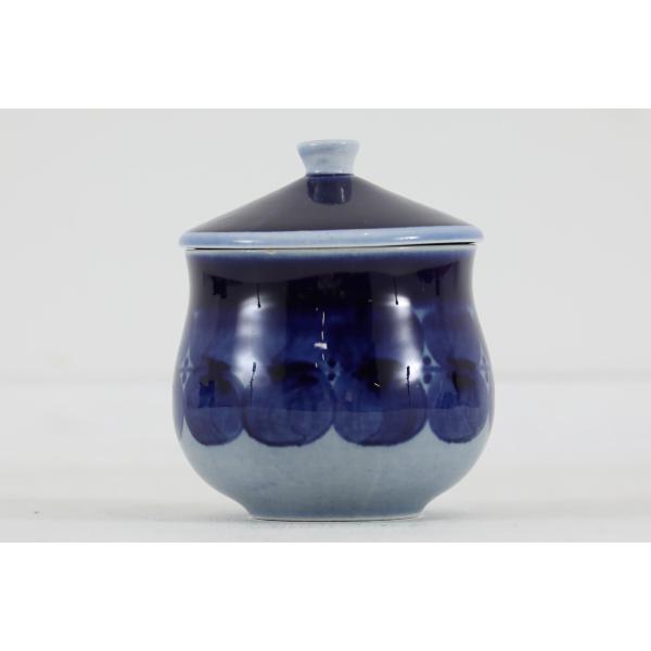 Lisa Larsonのマチルダシリーズのシュガーポットです。彼女がデザインした数少ないテーブルウェアの製品です。ぼてっとした丸みのあるフォルムが愛らしい商品です。関連キーワード：【北欧雑貨 ビンテージ雑貨 アンティーク品 LisaLars...