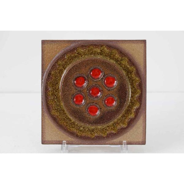 デンマークのボーホルム、名窯でもあるSOHOLMで作られた小ぶりな陶板です。関連キーワード：【北欧雑貨 ビンテージ雑貨 アンティーク デンマーク製 壁掛け 陶板 ウォールアート オブジェ インテリア置物 デコレーション】