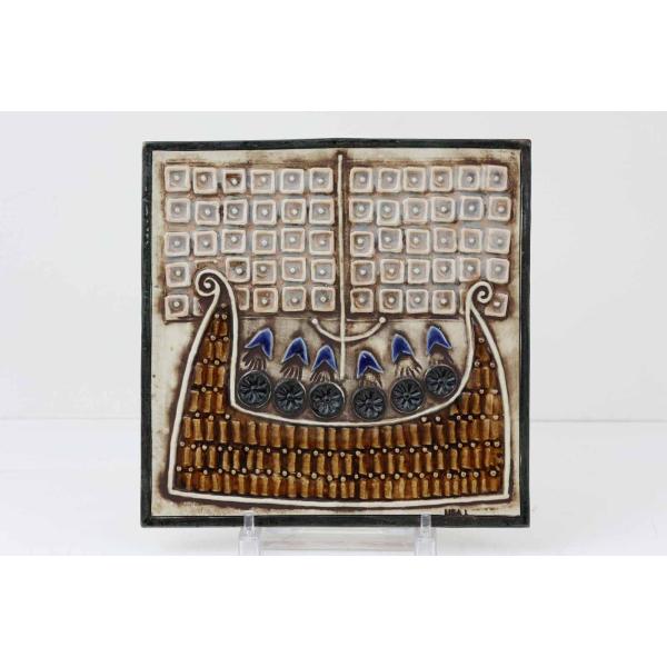 Lisa Larsonの陶板の中でも代表的なシリーズがこのUNIKシリーズです。1697年から1986年にかけて製造され、比較的流通量は多いシリーズです。関連キーワード：【北欧雑貨 ビンテージ雑貨 アンティーク品 LisaLarson リサ...