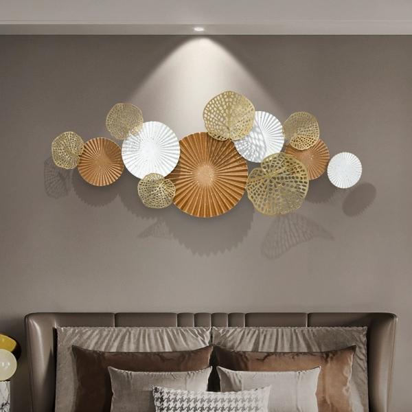 ■商品情報ウォールデコレーションにぴったりなアイアンアートが登場！レトロ風のデザインがお部屋を演出します。リビングルームやダイニングルーム、レストランやショップなど様々な空間にマッチします。アイアン素材なので丈夫で長持ちし、お部屋にエレガン...