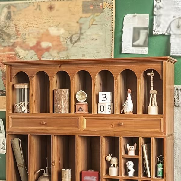 ■商品情報アーチ形ニッチと2つの引き出しが組み合わさった、ヴィンテージ調のオープンラックです。シンプルかつスリムな設計で、省スペースながら、小物や化粧品、カップ、グラスなど、様々なアイテムを収納でき、使い勝手抜群です。木製の風合いは、温かみ...