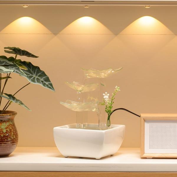 ■商品説明この卓上噴水は、風水の要素を取り入れた美しいインテリアアイテムです。三層構造の噴水は、流れる水の音がリラックス効果をもたらすだけでなく、風水においても「水」は財運を象徴し、幸運を引き寄せるエネルギーとして広く知られています。このミ...