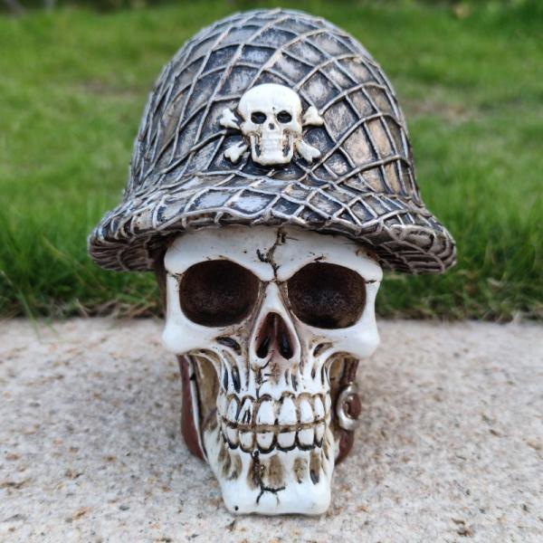 ■商品説明こちらの「ガーデンオブジェ ガイコツ」は、ユニークで遊び心あふれるデザインが特徴のアイテムです。この個性的なオブジェは、あなたのお庭やテラスに独特な雰囲気を加え、訪れる人々に楽しい瞬間をもたらします！その魅力的なガイコツの姿が、あ...