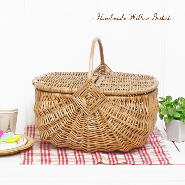 コロンとした形のピクニックバスケット。やさしい雰囲気の柳のつるで一つずつハンドメイドで編まれています。ワンハンドルで持ち運びに便利です。インテリアとしてもお部屋のアクセントに活躍してくれます。・ピクニックに・レジャー、キャンプに・収納に・運...