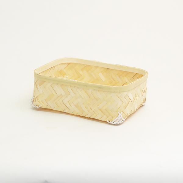 竹製かごバスケット。　小物の整理整頓に最適。　長角型で無駄のないスペースとしてお使いいただけます。お部屋使い、玄関先、屋外の整理整頓までOK。　小物という小物はインテリアとしてもお洒落なこんなバスケットでお片づけしましょう。　書類にはＡ５サ...