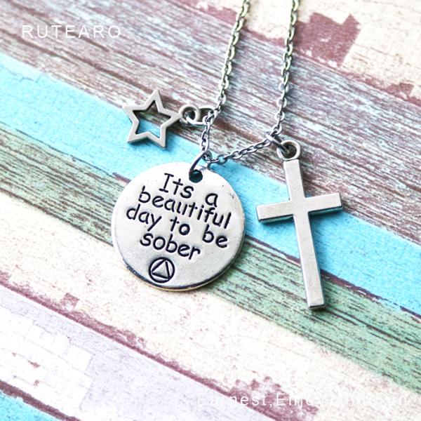 ルテアロ MADE / 当店を装う偽サイトや、その当商品の類似品、偽物にご注意くださいませ。It's a beatiful day to be sober・・シラフ（酔っぱらっていない）でいるには最高の1日だ！[サイズ]ペンダントトップ（英...