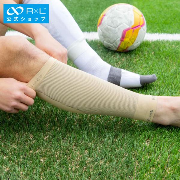 素足感覚を追求した履き心地。薄地・軽量なのにしっかりサポート！「KAKU SPORTS OFFICE」が提案する「LegToolSeparationSystem」のコンセプトのもと開発された「競技者本来の力を引き出す」サッカー／フットサル用...